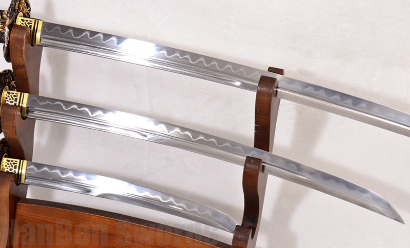 How to distinguish real and fake clay tempered blades