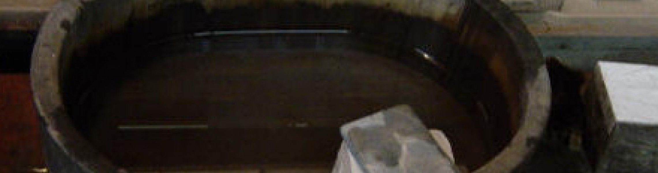 Polishing the japanese sword