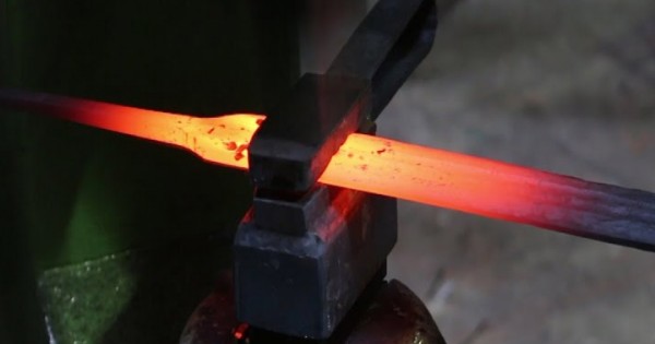 5 Key Benefits of Carbon Steel Swords: A Guide for Collectors